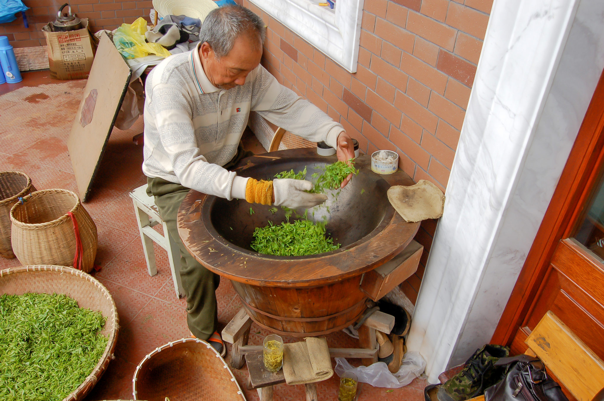 Long Jing (Dragon Well) Tea | One of the Most Famous Chinese Green Teas
